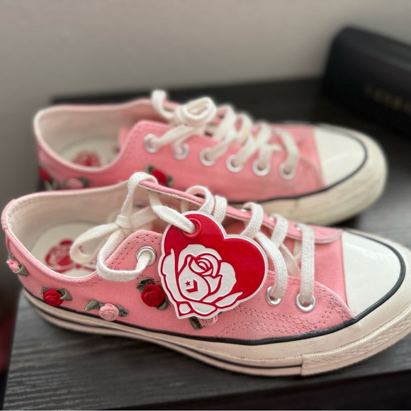 Converse | Shoes | Converse Pink And White Sneakers With Rose Design ...